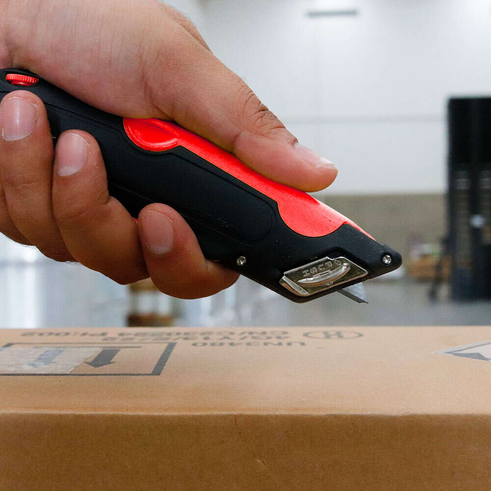 Cutter Exacto Retractil y Seguro - RIVUS®